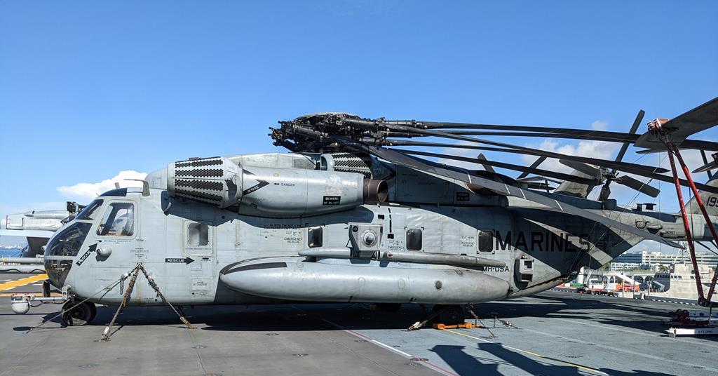 US Marines tout F-35 sensor suite; explore ‘lightning carrier’ concept ...