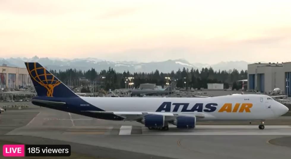 Final Boeing 747 departs Everett for its new home | News | Flight Global