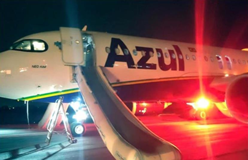 Azul A320neo engines still running during uncommanded evacuation ...