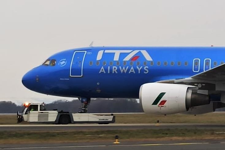 First aircraft to feature ITA Airways livery emerges from paintshop ...