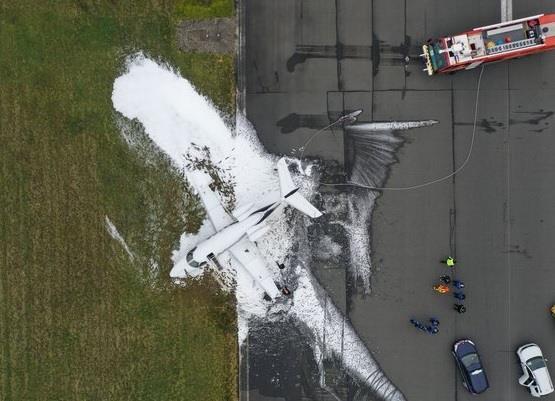 Phenom 100 destroyed in hard landing after crew’s de-icing dilemma ...