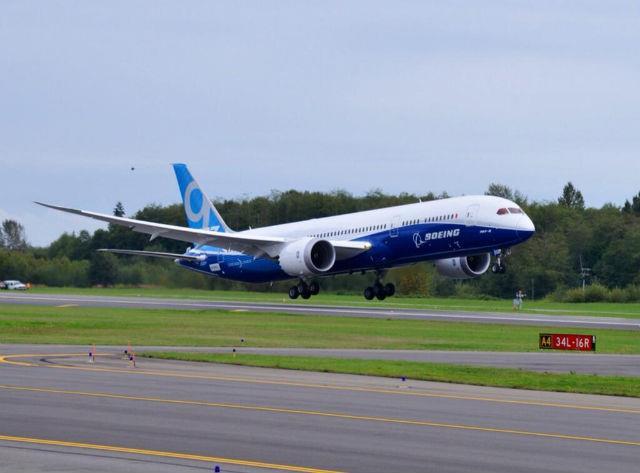 Boeing 787-9 takes off for maiden flight | News | Flight Global