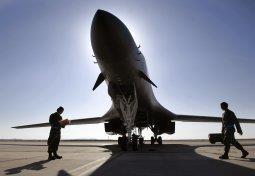 B-1B bomber catches fire on runway in Qatar | News | Flight Global