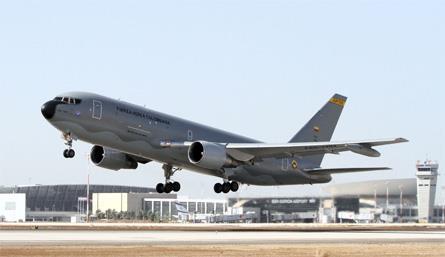 PICTURE: Colombia accepts 767 tanker from IAI | News | Flight Global