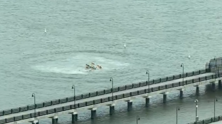 Six reportedly killed as Bell 206 plunges into Hudson River | News ...