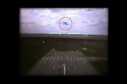 VIDEO: NFTC CT-155 Hawk pilots eject after bird strike | News | Flight ...