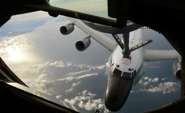 RAF Rivet Joint completes first in-flight refuelling | News | Flight Global