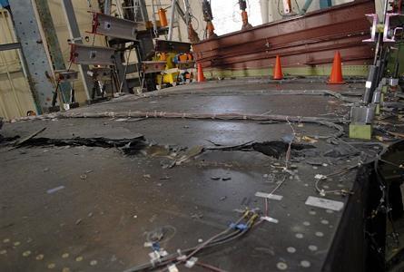 PICTURE: Boeing completes destructive test on 787 wing box | News ...