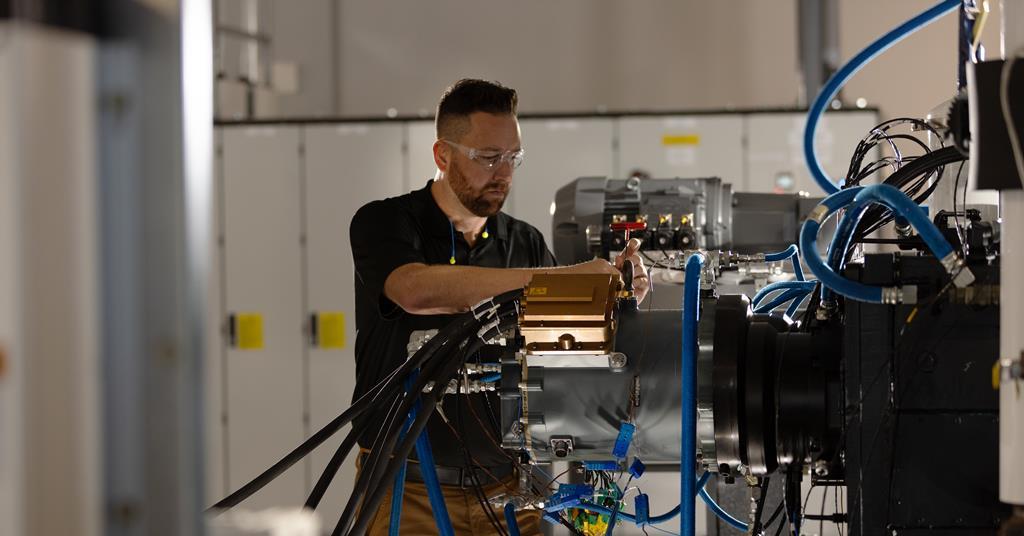 Collins opens new Illinois electric propulsion laboratory ‘The Grid ...