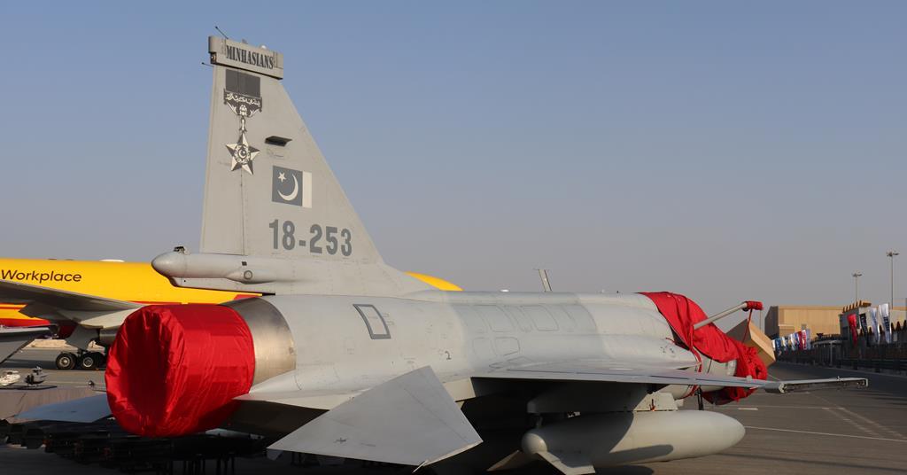 Pakistan debuts JF-17 fighters at Bahrain air show | News | Flight Global