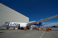LAN's 787 completes final assembly | News | Flight Global