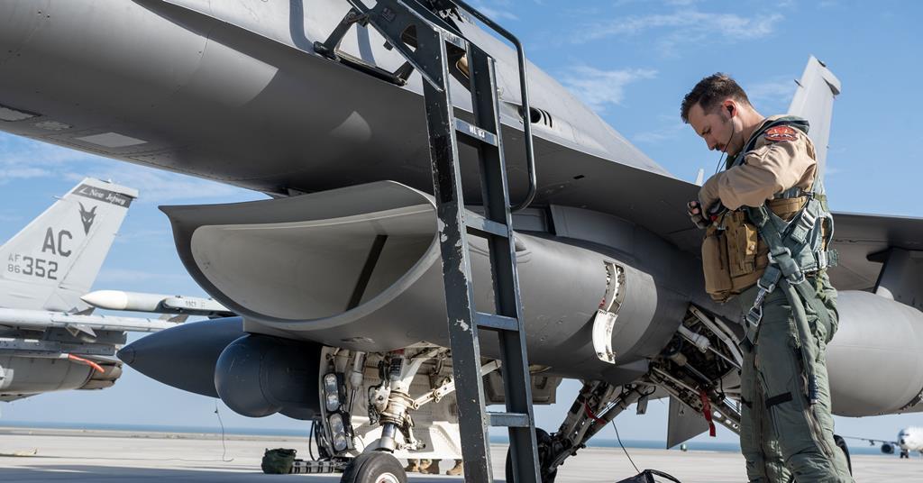 USAF tests rapid fighter deployment with Bahrain | News | Flight Global
