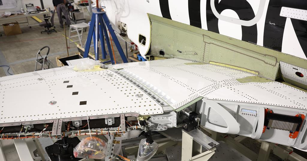 Airbus installs biomimicry-inspired eXtra Performance Wing with folding ...