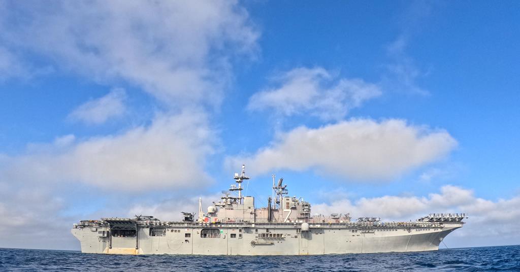 Venezuelan fighter jets make aggressive low pass over USS Jason Dunham ...