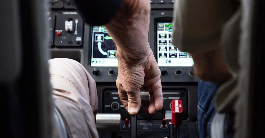 Embraer rolls out auto-throttle system for Phenom 300Es | News | Flight ...