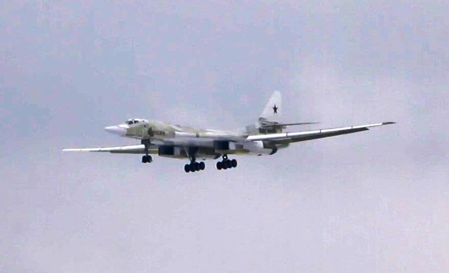 Tu-160M takes flight with updated engines | News | Flight Global