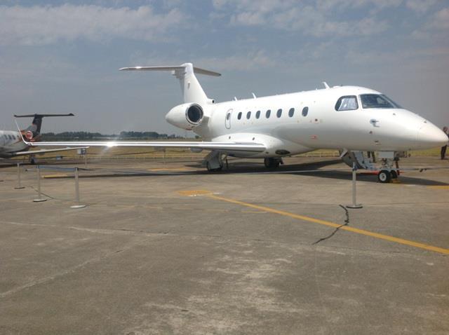 Embraer displays new Legacy 500 in colour | News | Flight Global