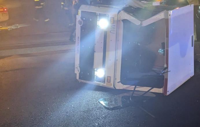 Tug driver failed to see CRJ200 before Chicago taxiway collision ...