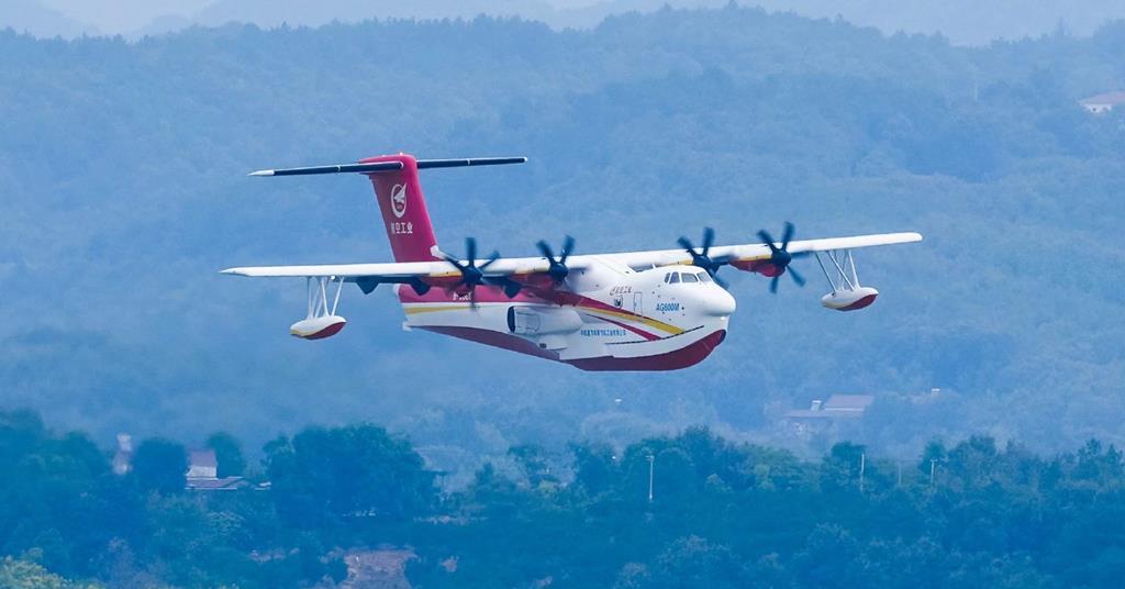 AG600M shows off 12t water drop capability | News | Flight Global