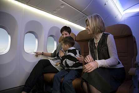 Pictures: First look inside the 747-8 Intercontinental passenger as ...