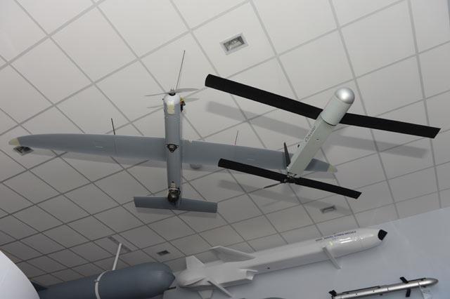 FARNBOROUGH: Raytheon Coyote to enter next stage of swarming tests ...