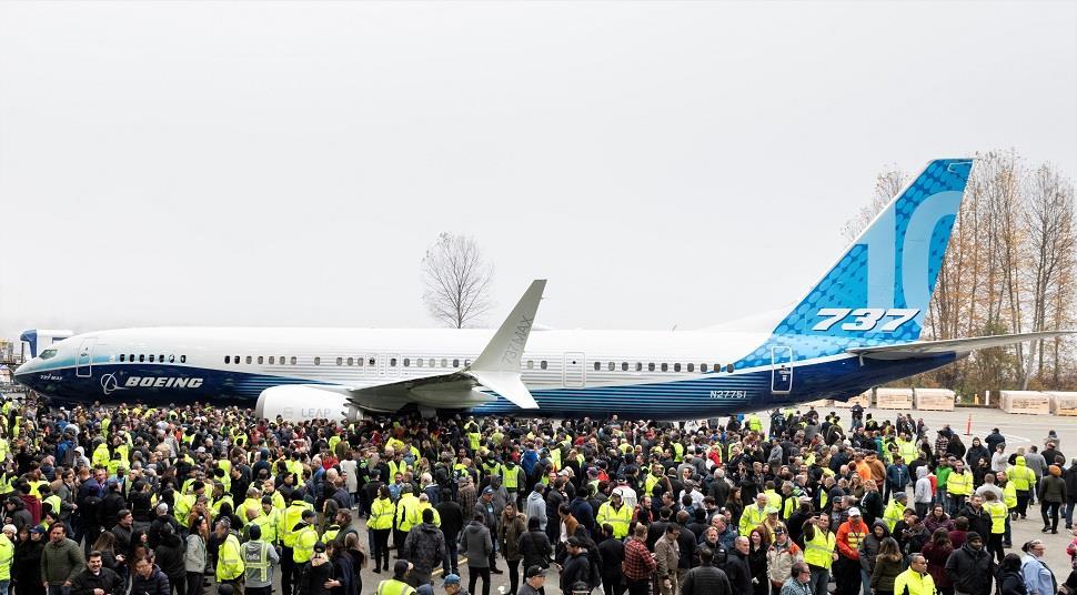 737 Max 10 roll-out reveals revised main gear | News | Flight Global