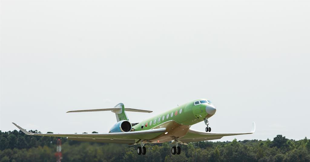 Fourth G700 test aircraft operates maiden flight | News | Flight Global