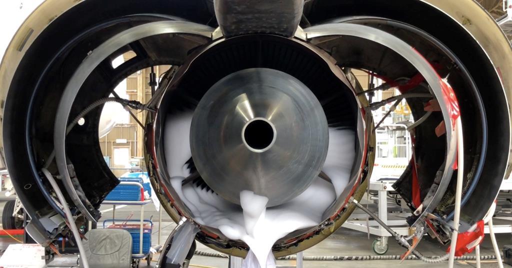 JAL partners GE for CF34 engine foam wash | News | Flight Global