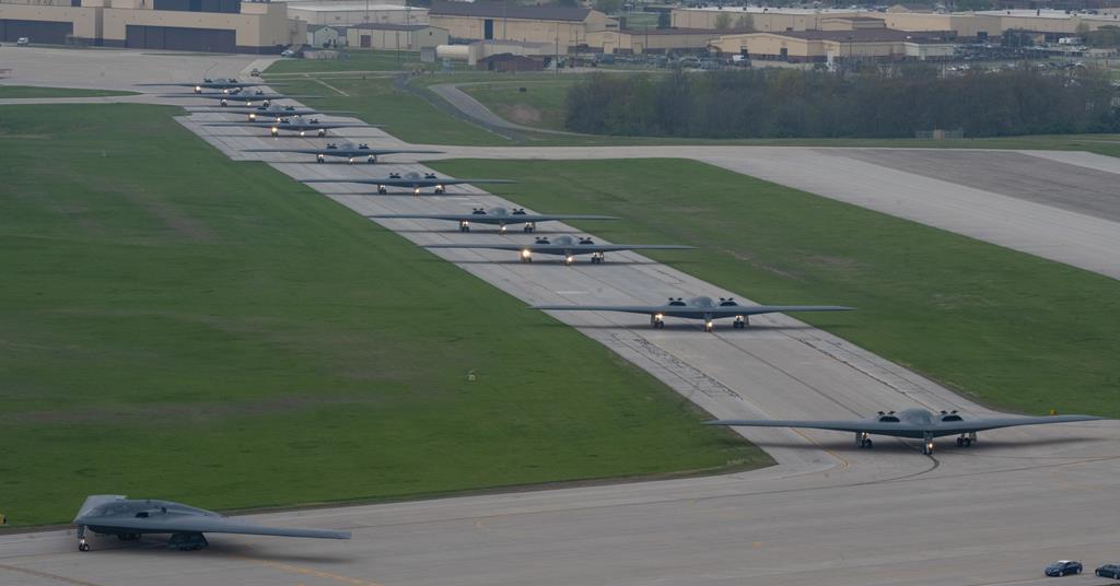 USAF launches show of force with 12 B-2 sortie | News | Flight Global