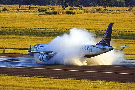Picture: Embraer expects Brazilian E-195 certification tomorrow | News ...