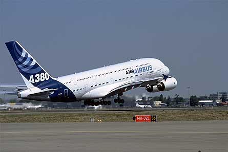 Picture & video: Airbus A380 takes off to mark 1,000h of flight test ...