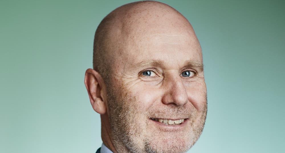 Flyr chief steps down as carrier bids to overcome financial strife ...