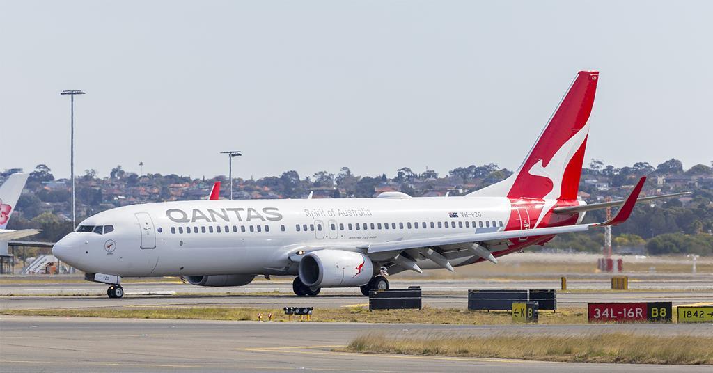 Qantas 737 low fuel mayday allowed for safe landing in Perth | News ...
