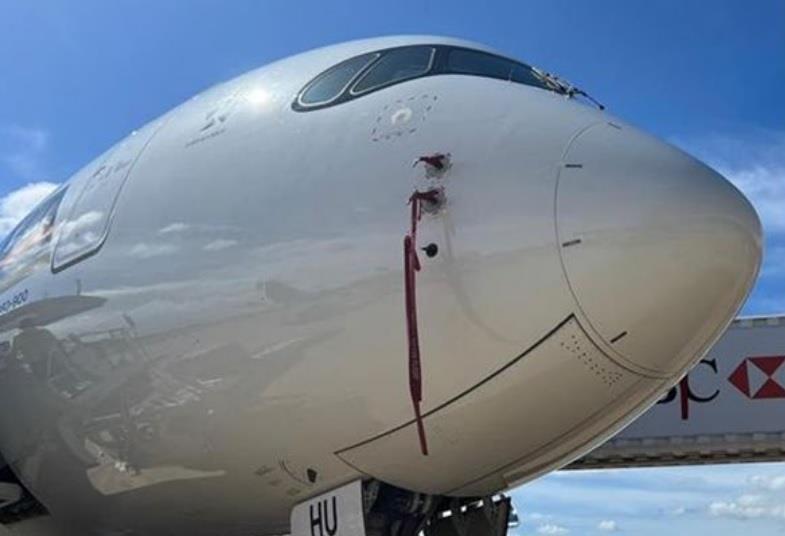 Alert refueller noticed SIA A350 preparing for pushback with pitot ...