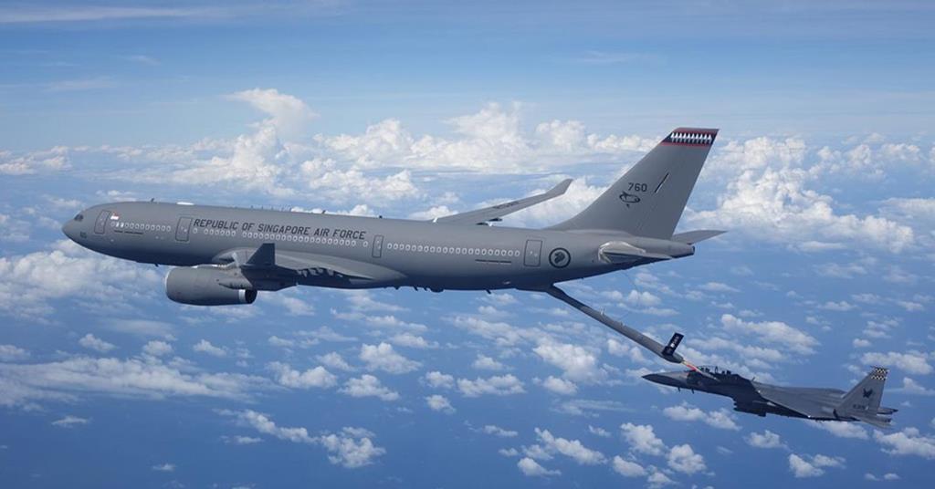 US Air Force wants to use private in-flight refuelling tankers in two ...