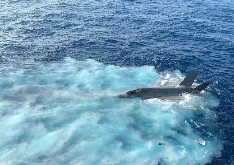 US Navy loses F/A-18 overboard in Mediterranean heavy seas | News ...