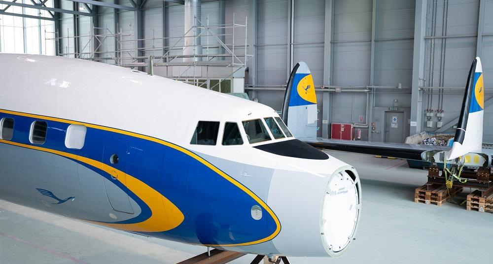 Lufthansa shows off paint scheme for vintage Lockheed Starliner ...