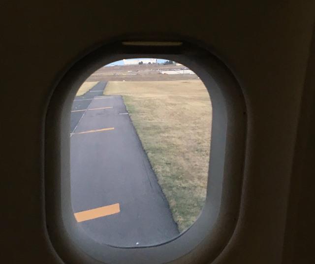 PICTURES: FlightGlobal onboard United A319 runway excursion | News ...