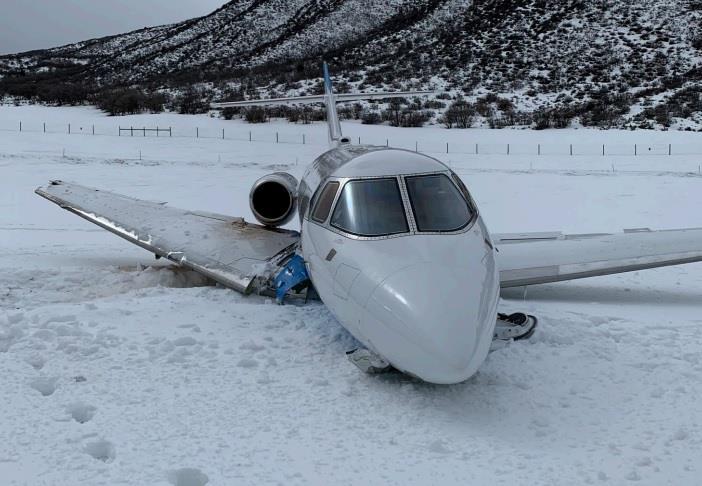 Hawker 800XP damaged in overrun while attempting take-off in excessive tailwind | Flight Global