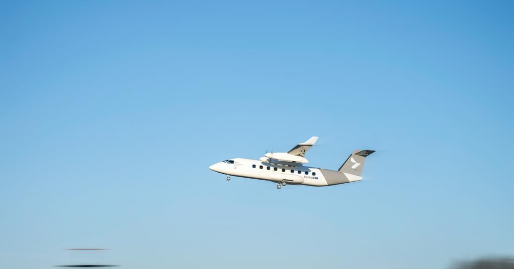 Heart flies scale model of all-electric ES-19 | News | Flight Global