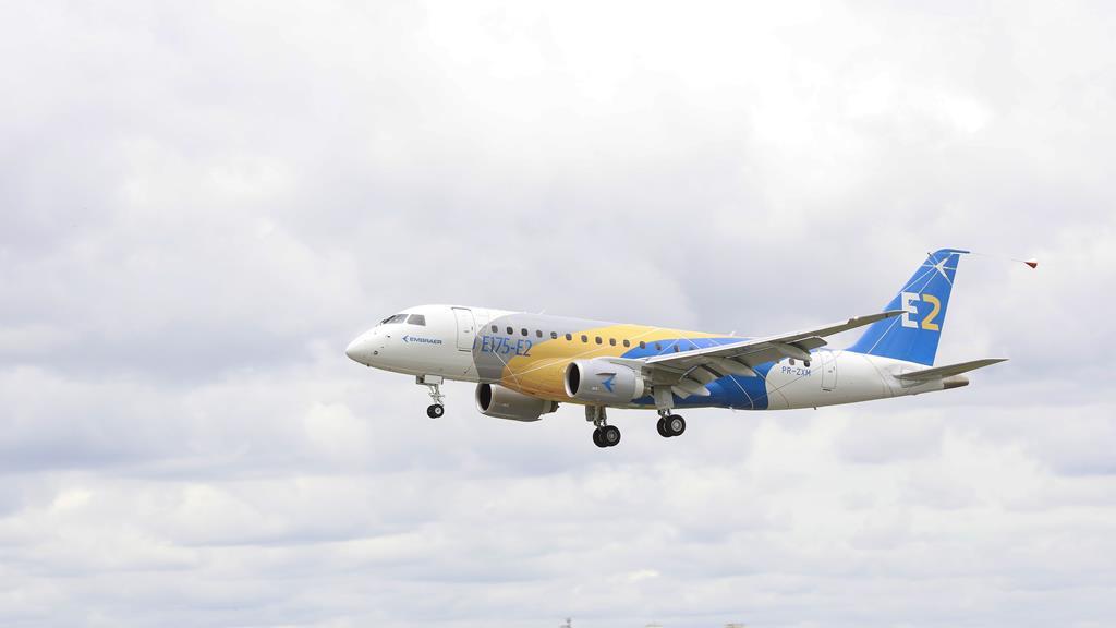 Embraer’s first E175-E2 takes to the skies in Sao Jose dos Campos ...