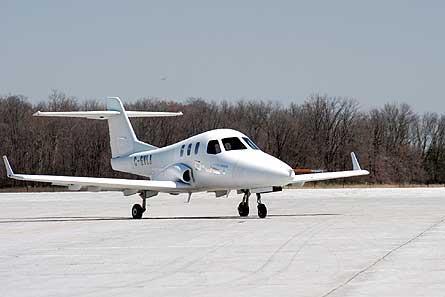 Pictures: Diamond D-Jet VLJ completes first flight | News | Flight Global
