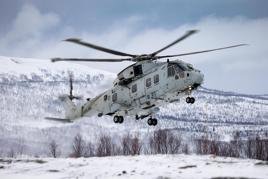 Leonardo Helicopters wins Merlin support contract extension | News | Flight Global