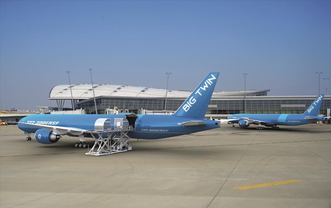 GECAS orders three more 777-300ERSF converted freighters | News ...