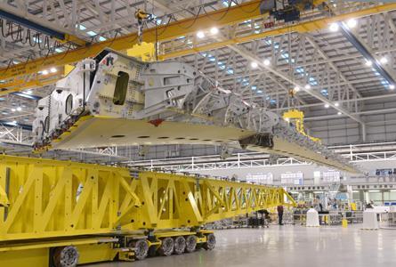 PICTURE: Airbus shows off wing box for first flying A350 | News ...