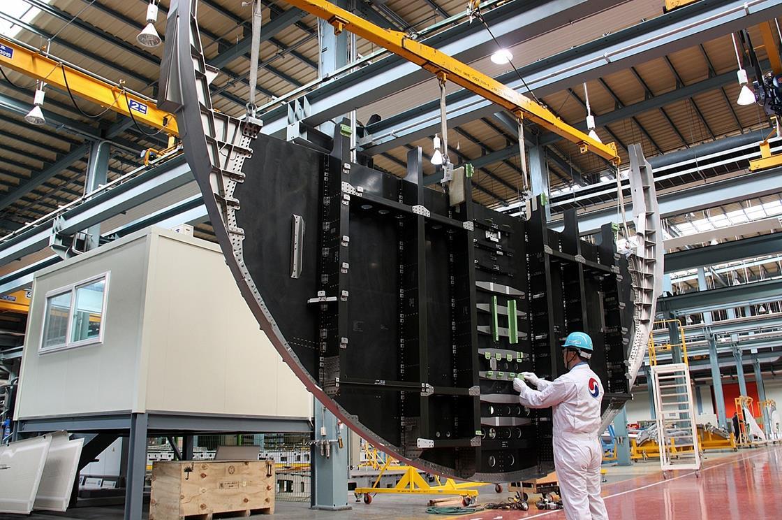 Kawasaki, Korean Air renew 787 aft wheel well bulkhead contract | News ...