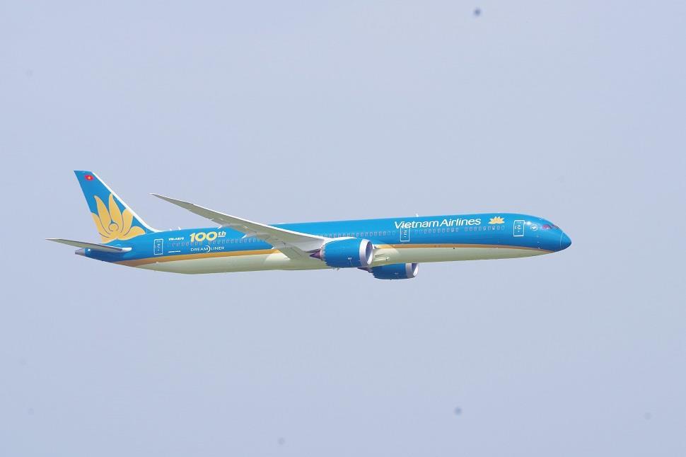 787-10 helps Vietnam Airlines hit 100-aircraft mark | News | Flight Global