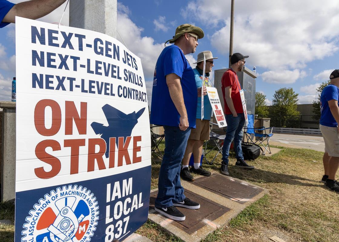Boeing to hire replacement workers as St. Louis fighter jet machinists' strike continues into ...