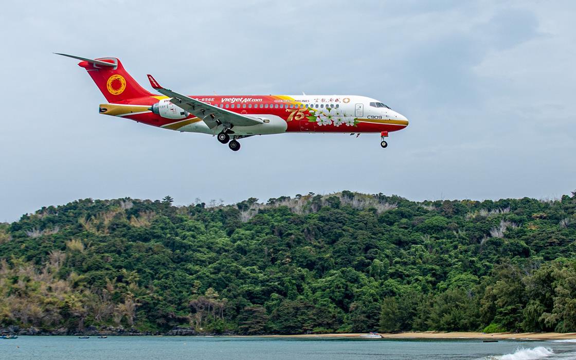 Comac’s C909 begins commercial service in Vietnam | News | Flight Global