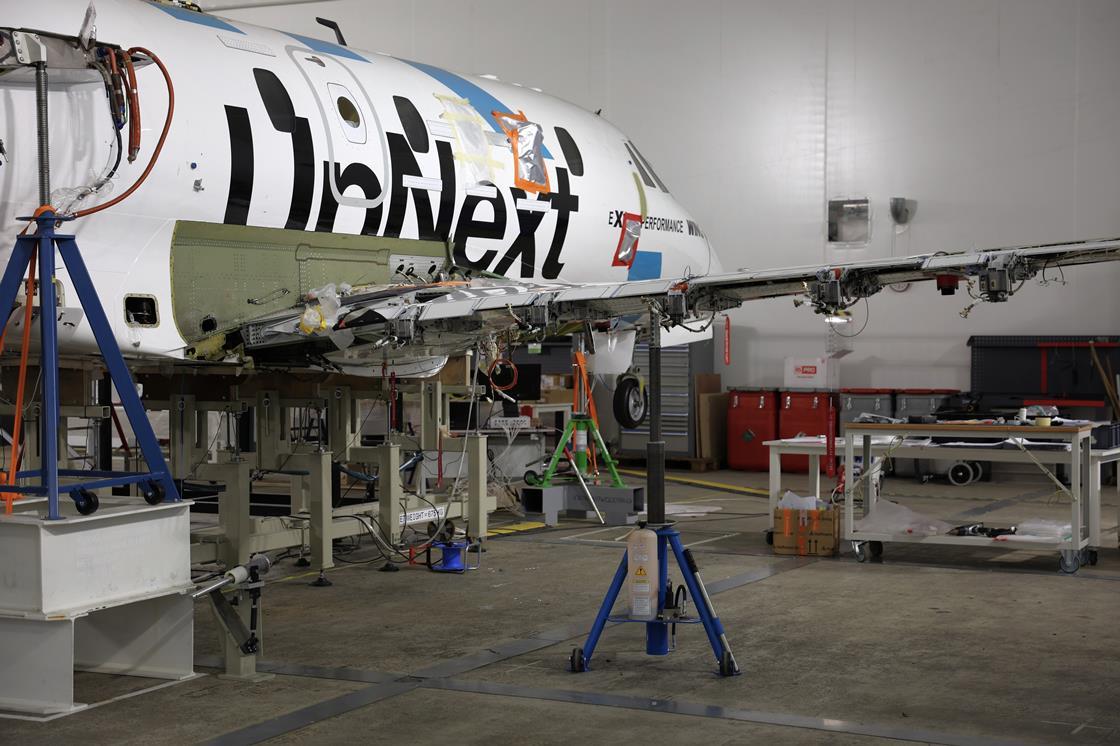 Airbus installs biomimicry-inspired eXtra Performance Wing with folding ...